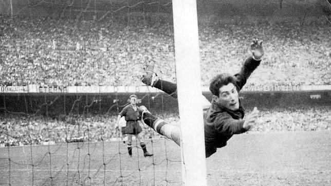 Fallece a los 89 años Antoni Ramallets, el mítico portero del Barcelona