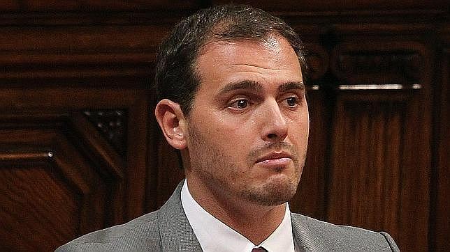 Barba de dos días, el «look» canalla de los políticos catalanes