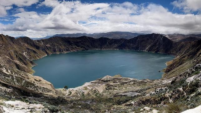Los lagos en cráteres volcánicos más asombrosos del mundo