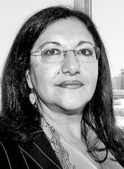 Inma Chacón presenta el último libro que su hermana Dulce proyectó