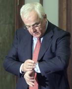 Peter Hartz cede a las presiones y ofrece su dimisión por el caso ...