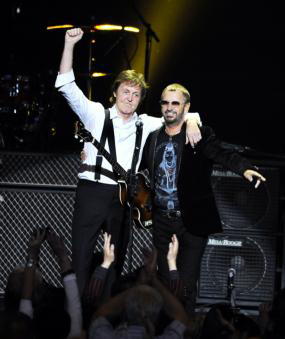 Paul McCartney y Ringo Starr, de nuevo juntos en un escenario Actuaron en el Radio City Music Hall