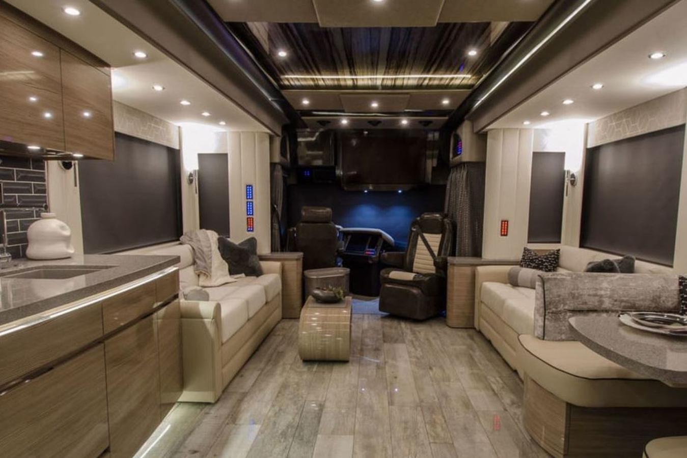 Así es por dentro la nueva autocaravana de Porsche