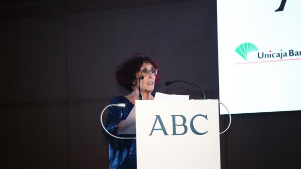 Maruja Torres: «Resistir, aferrarnos, empecinarnos, es lo que hacemos ...