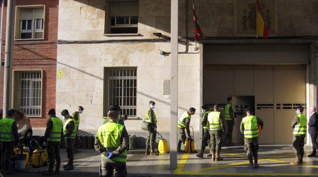 El Ejército desinfecta la cárcel vizcaína de Basauri por el riesgo del ...