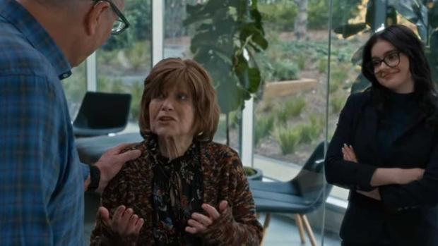 Muere Marsha Kramer, la asistente personal de Jay Pritchett en «Modern ...