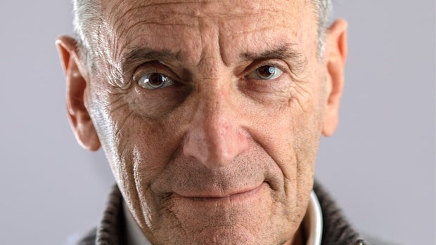 Muere a los 78 años Stephen Greif, actor de 'The Crown' que destacaba ...