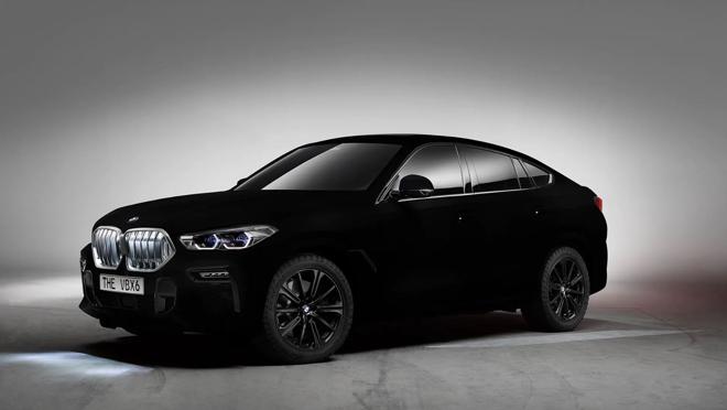 El coche de lujo más negro del mundo